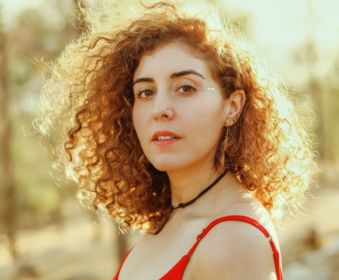 من هي مديحة بي ؟ - manhiya.com